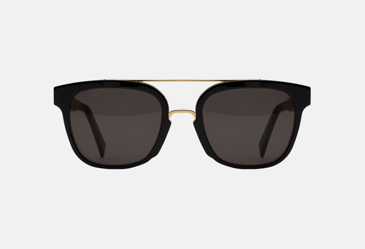 Akin – Retrosuperfuture